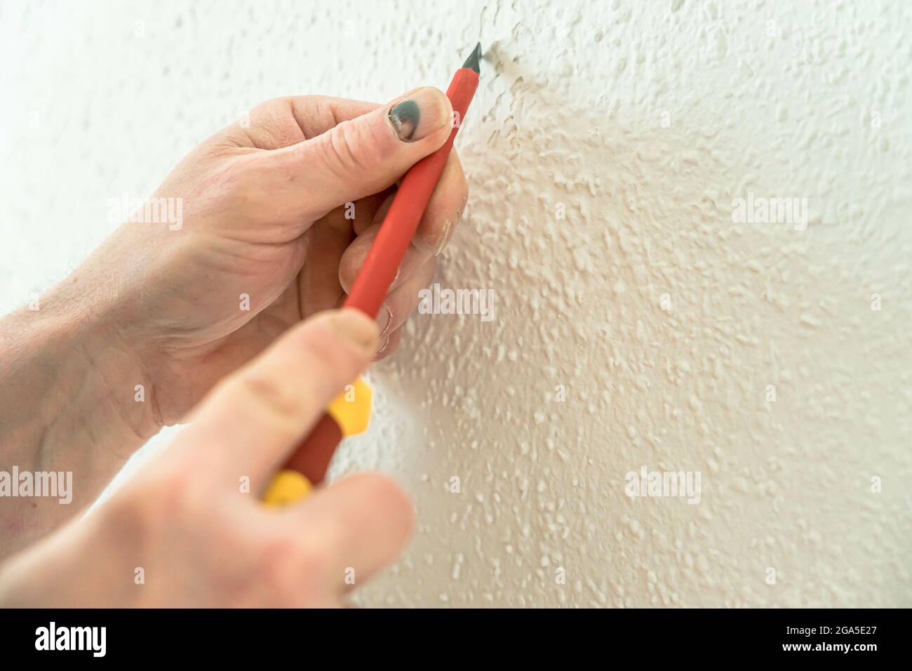 Removing wall plaster hi-res stock photography and images - Alamy