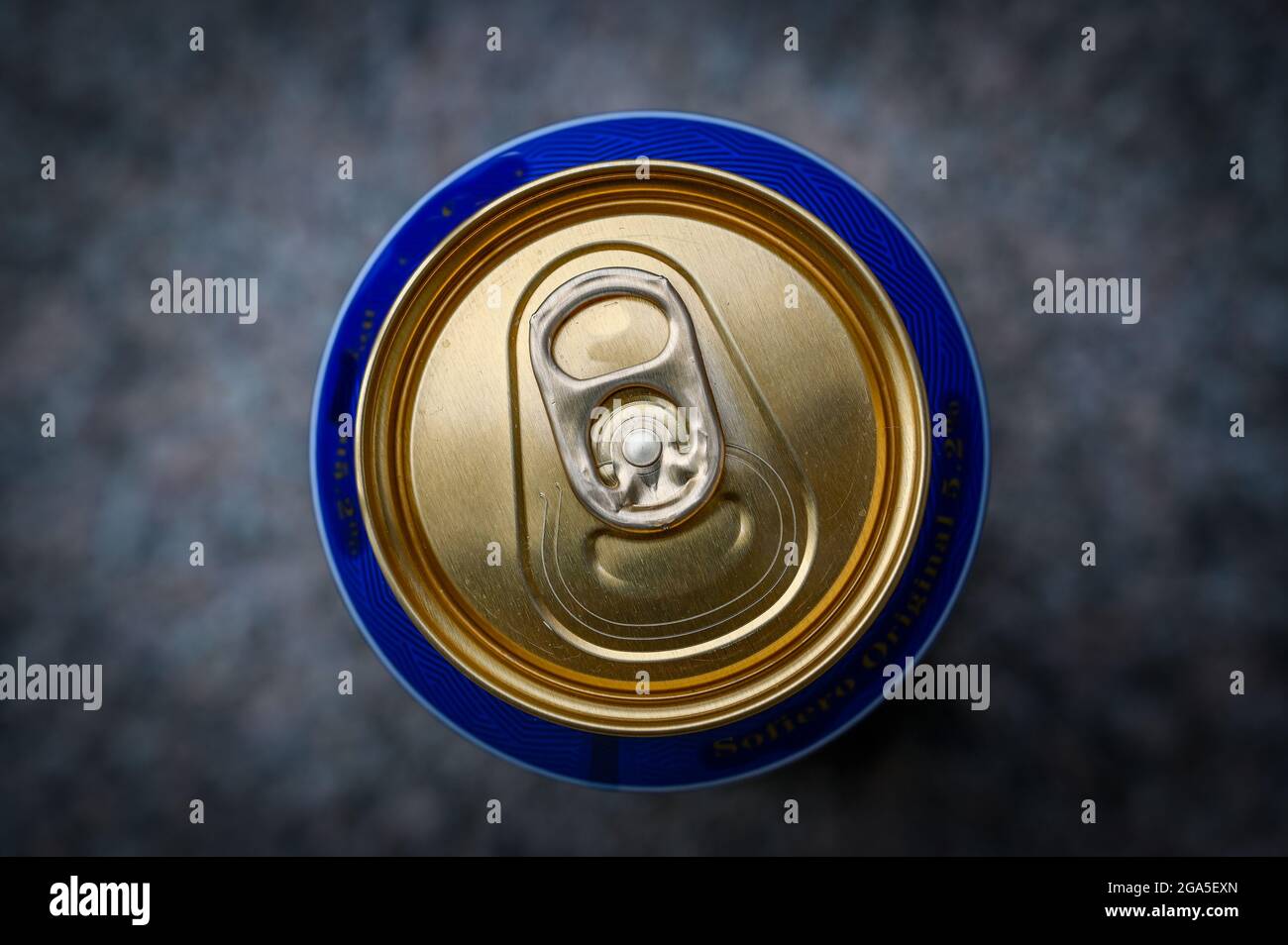 Beer can looked at from above and closeup Stock Photo - Alamy