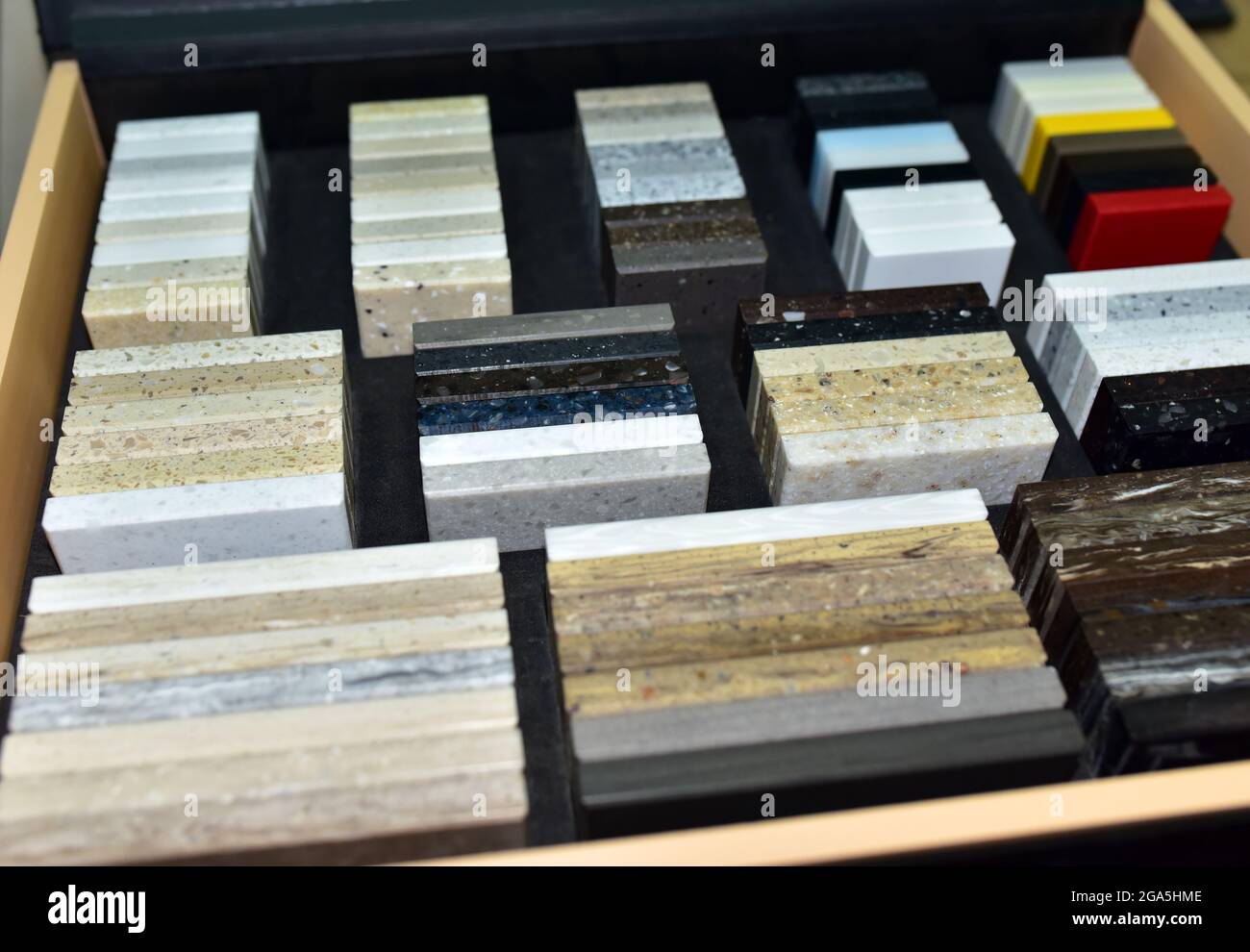 Quartz agglomerate hi-res stock photography and images - Alamy