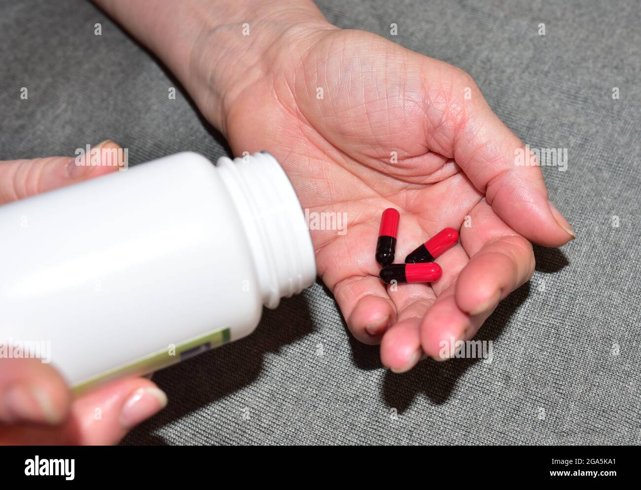 Female viagra tablets hi-res stock photography and images - Alamy