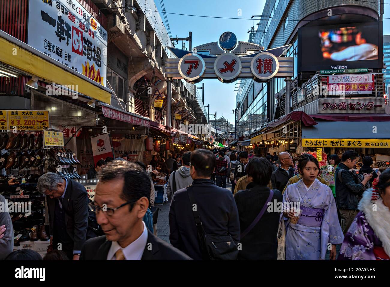 Ameyoko shopping street japan tokyo hi-res stock photography and images ...