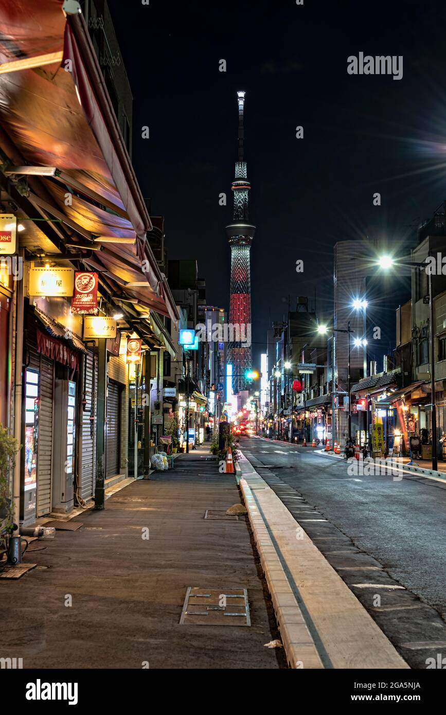 Japanese night cars hi-res stock photography and images - Alamy