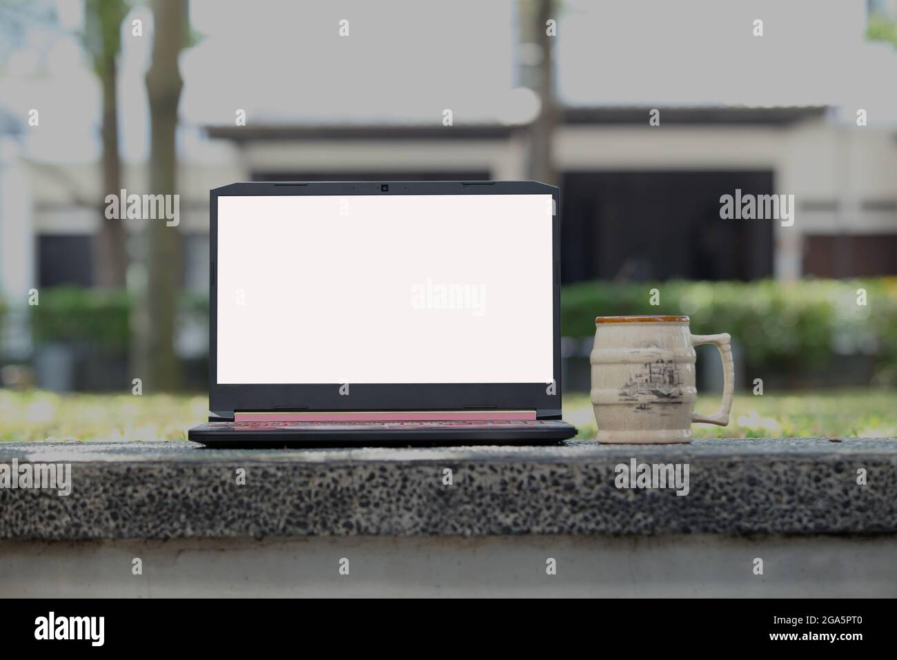 Laptop blank screen table hi-res stock photography and images - Alamy