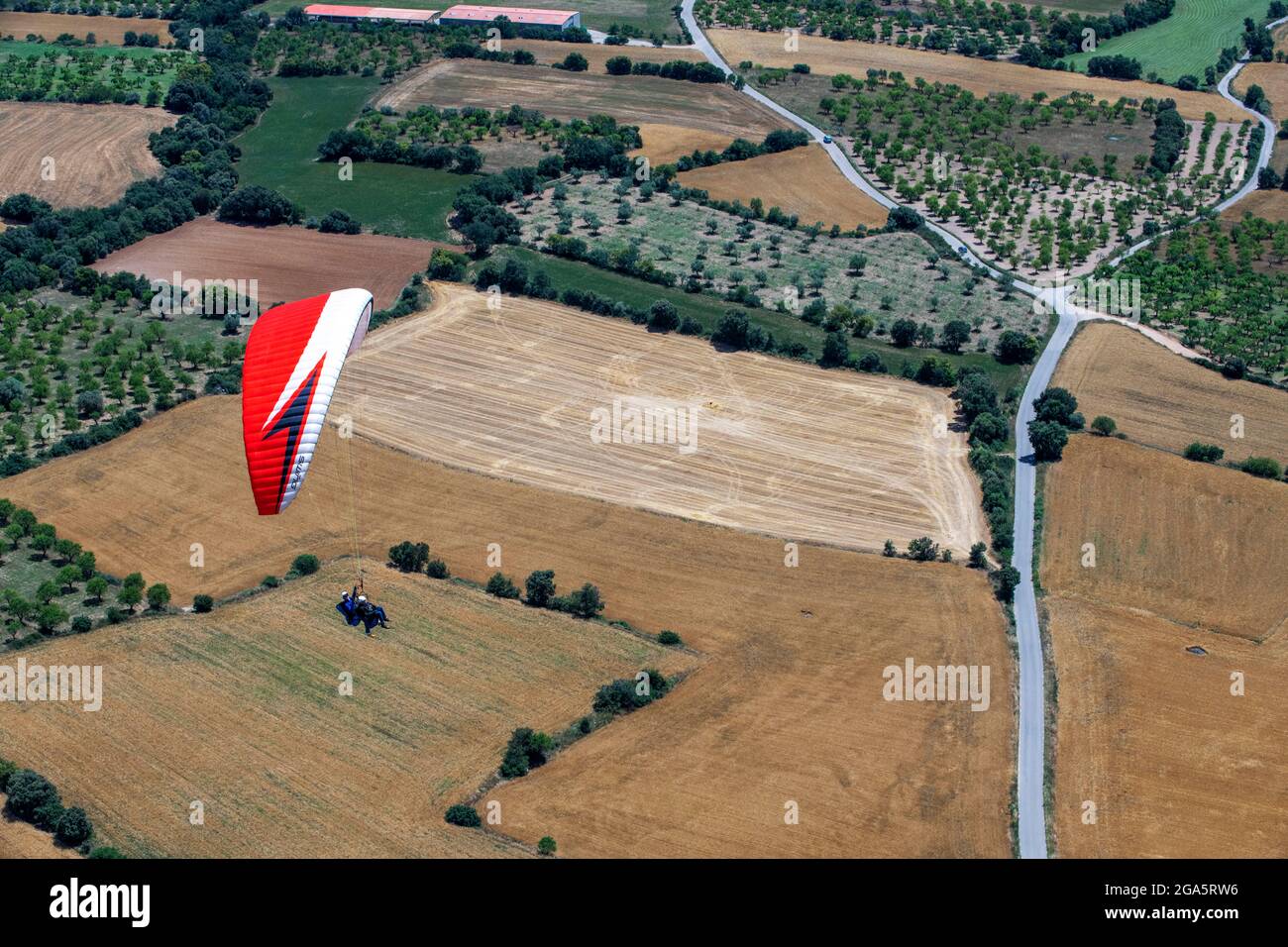 Ager paraglide hi-res stock photography and images - Alamy