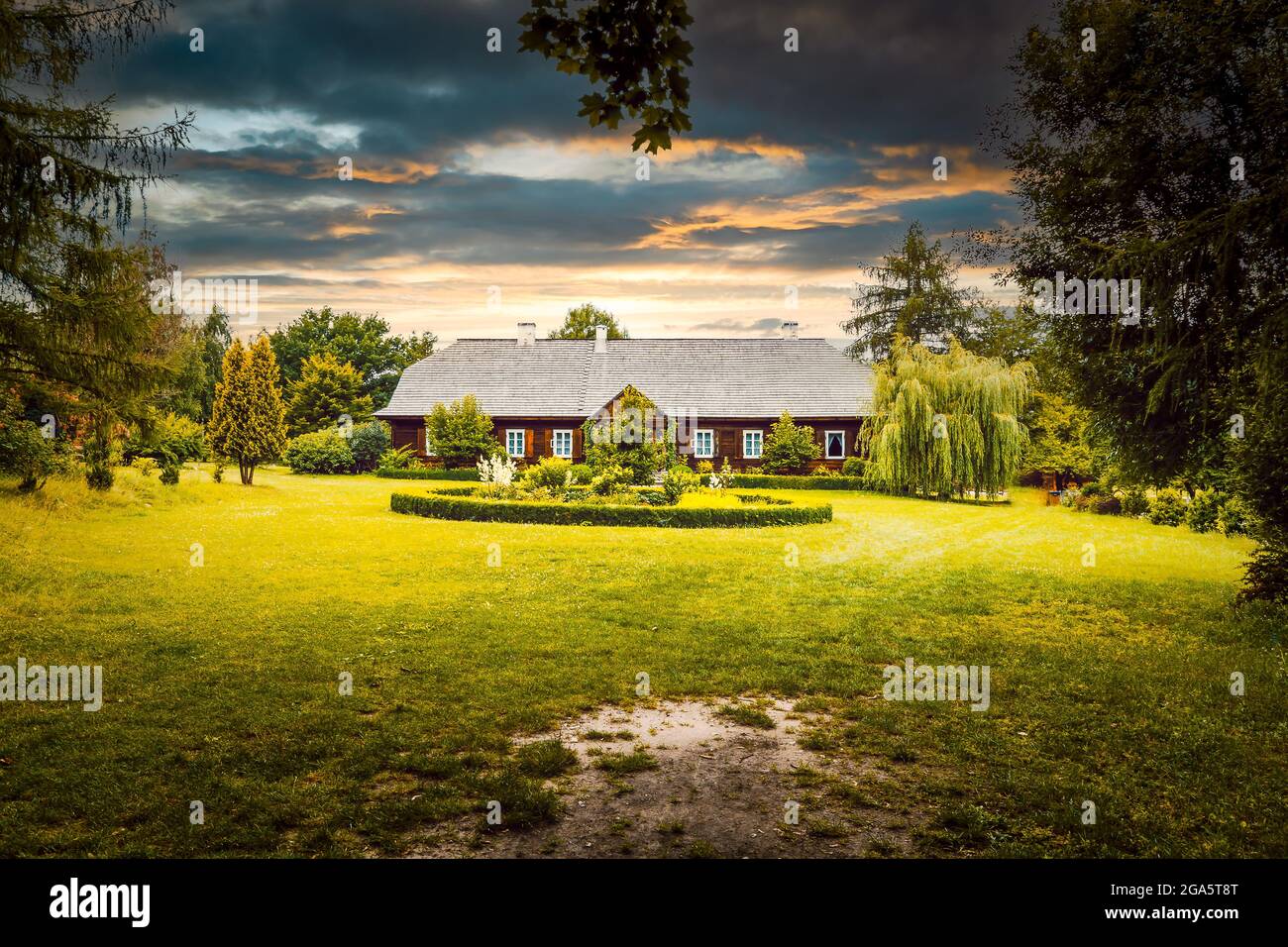 Old wooden buildings in the Polish countryside Stock Photo - Alamy