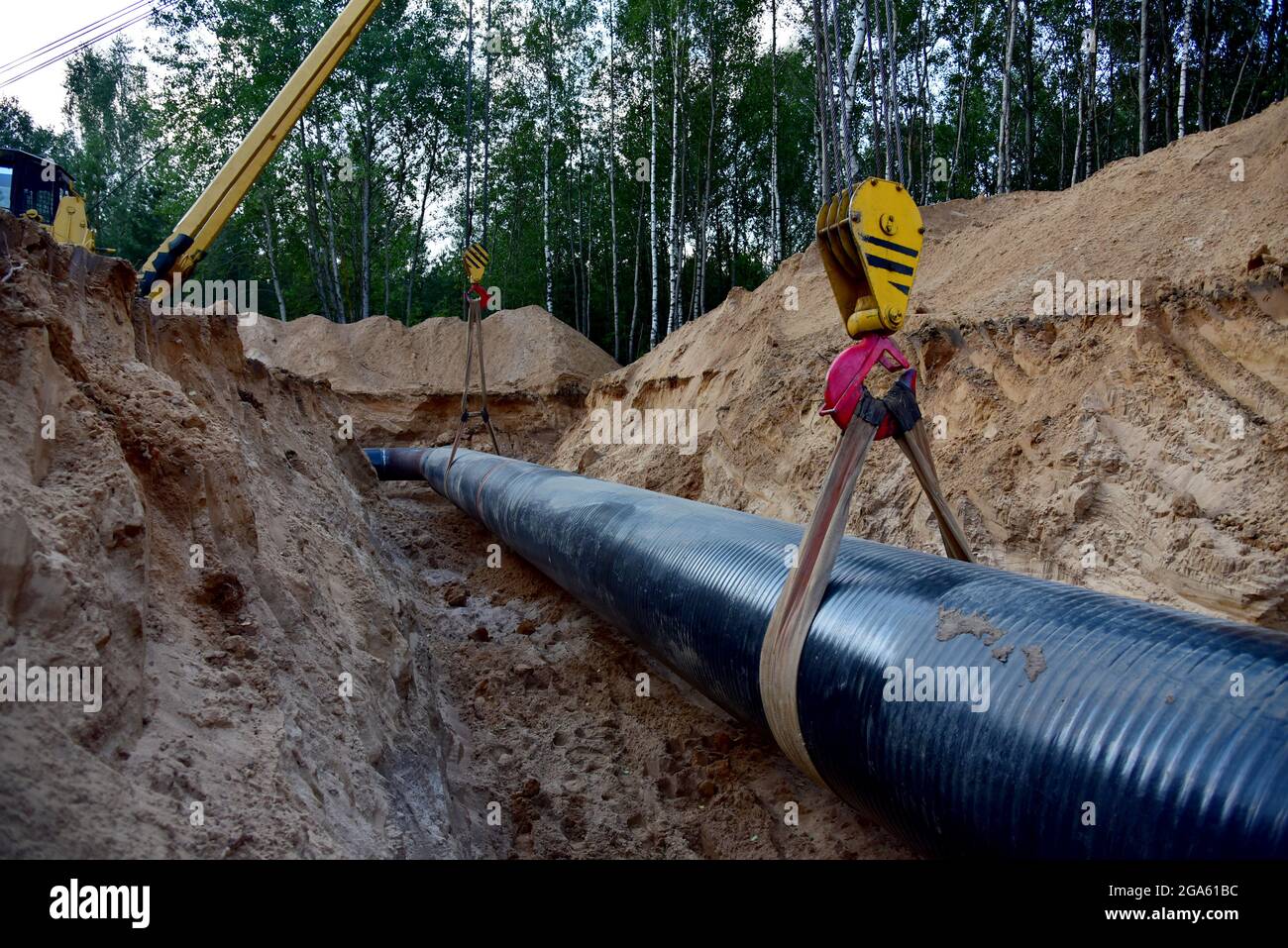 Natural Gas transmission pipeline and crude oil pipes Installation for ...