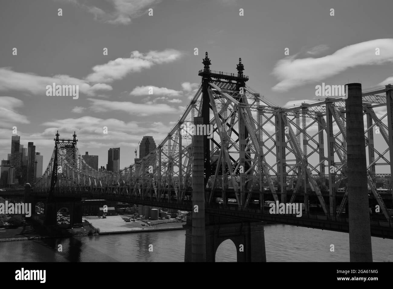 View of Queensboro Bridge and New York from Roosevelt Island Stock ...
