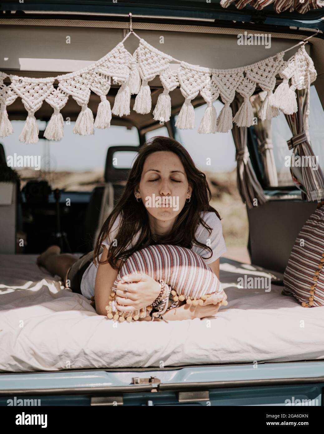 Body pillow hi-res stock photography and images - Alamy