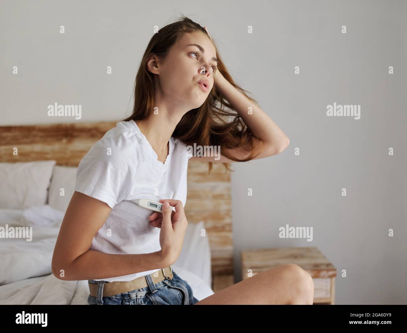 Under arm thermometer hi-res stock photography and images - Alamy