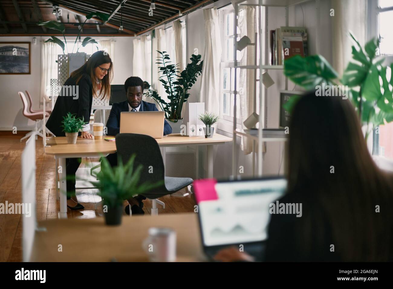 Diverse office staff hi-res stock photography and images - Alamy