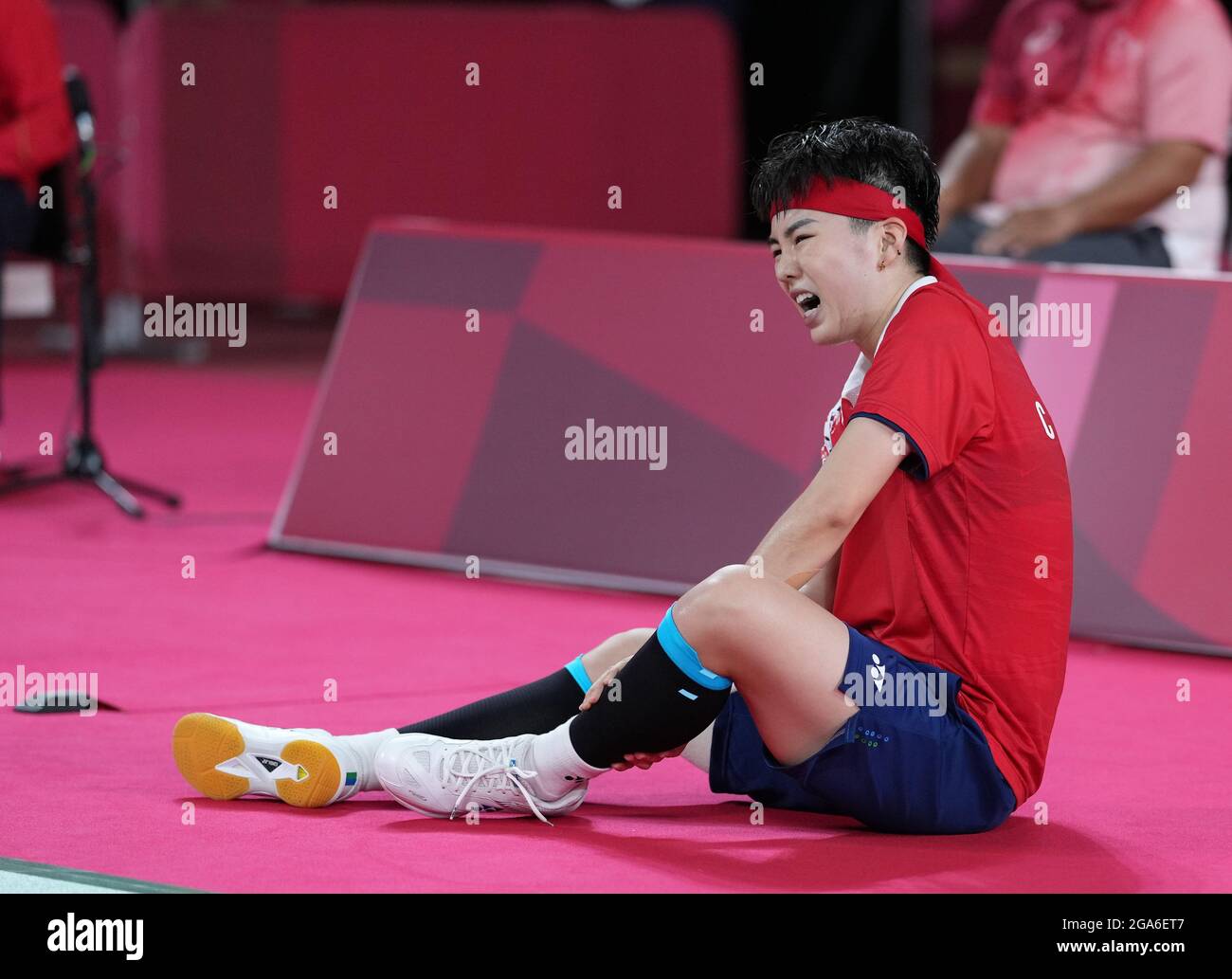 Tokyo, Japan. 29th July, 2021. China's Lin Yinhui sustains injury ...