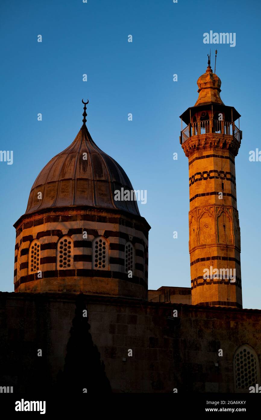 Mosque minaret tower building ancient landmark hi-res stock photography ...