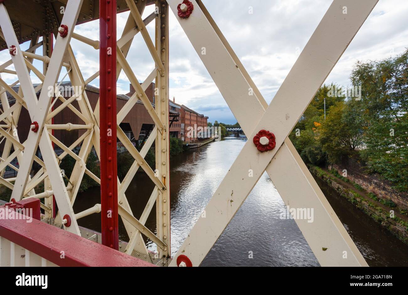 Arch bridge iron victorian england city road outside street hi-res ...