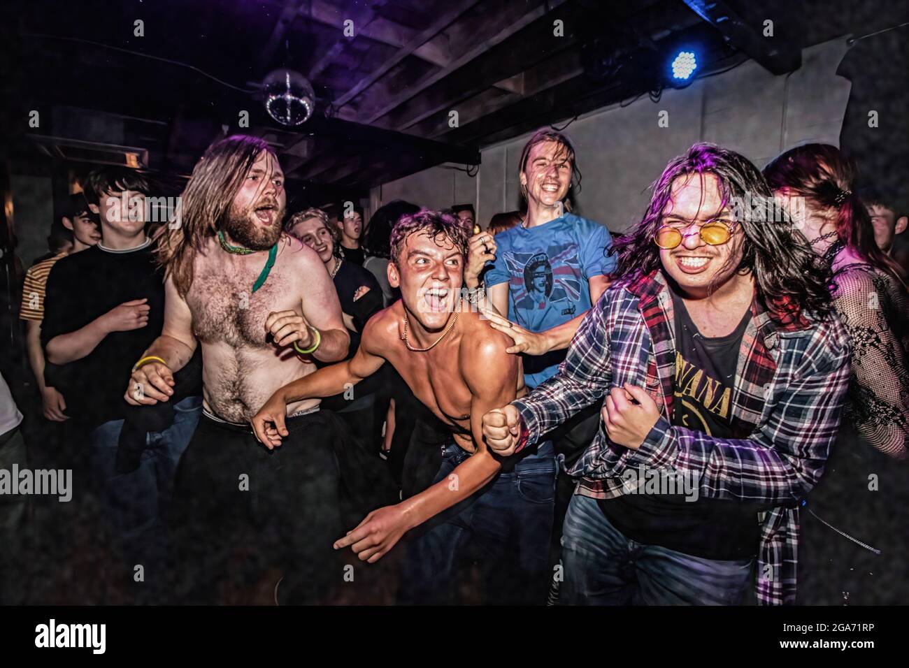 Mosh pit hi-res stock photography and images - Alamy