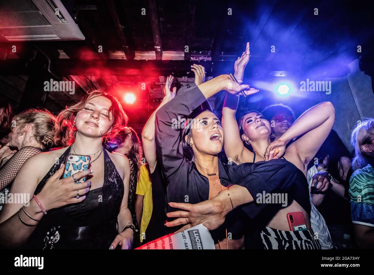 Mosh pit hi-res stock photography and images - Alamy