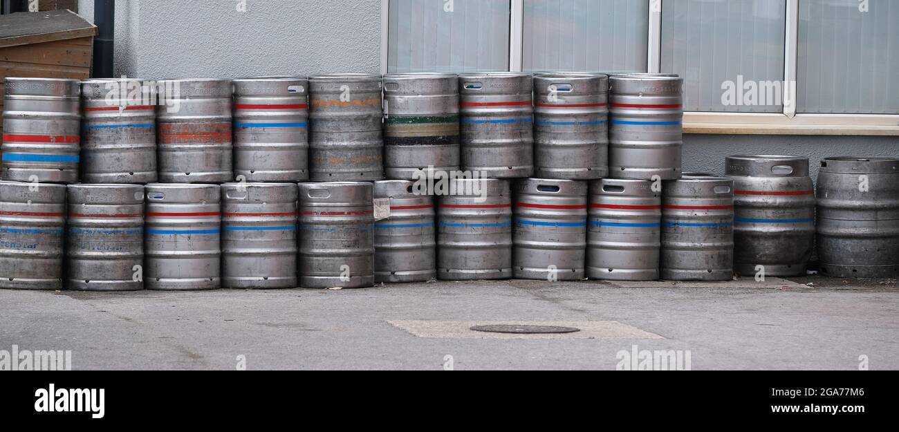 Empty beer kegs hi-res stock photography and images - Alamy
