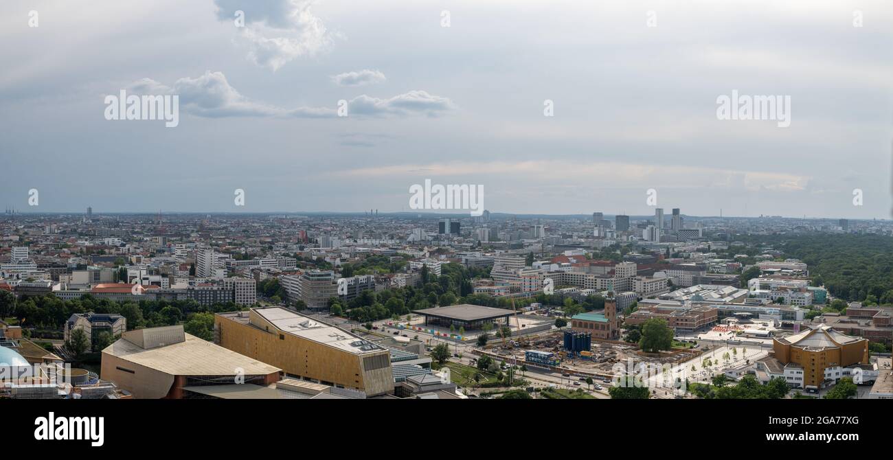 Large panorama photos of the city of Berlin in nature and high up in ...