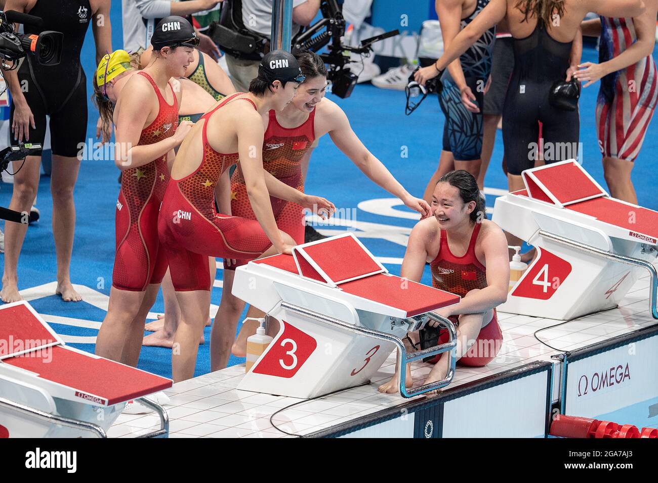 The victorious Chinese relay, which set a world record, with Junxuan ...