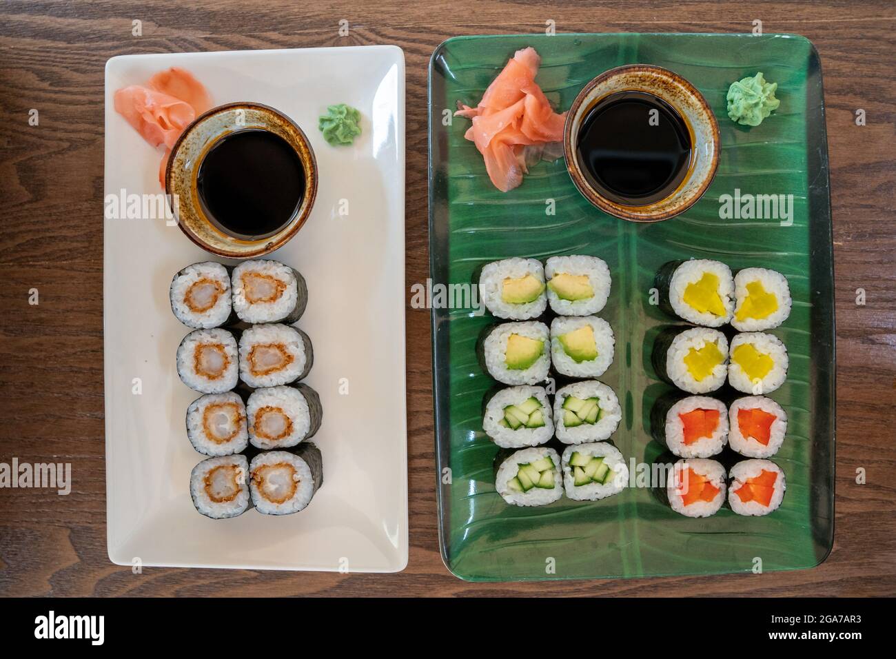 Top down view plates hi-res stock photography and images - Alamy