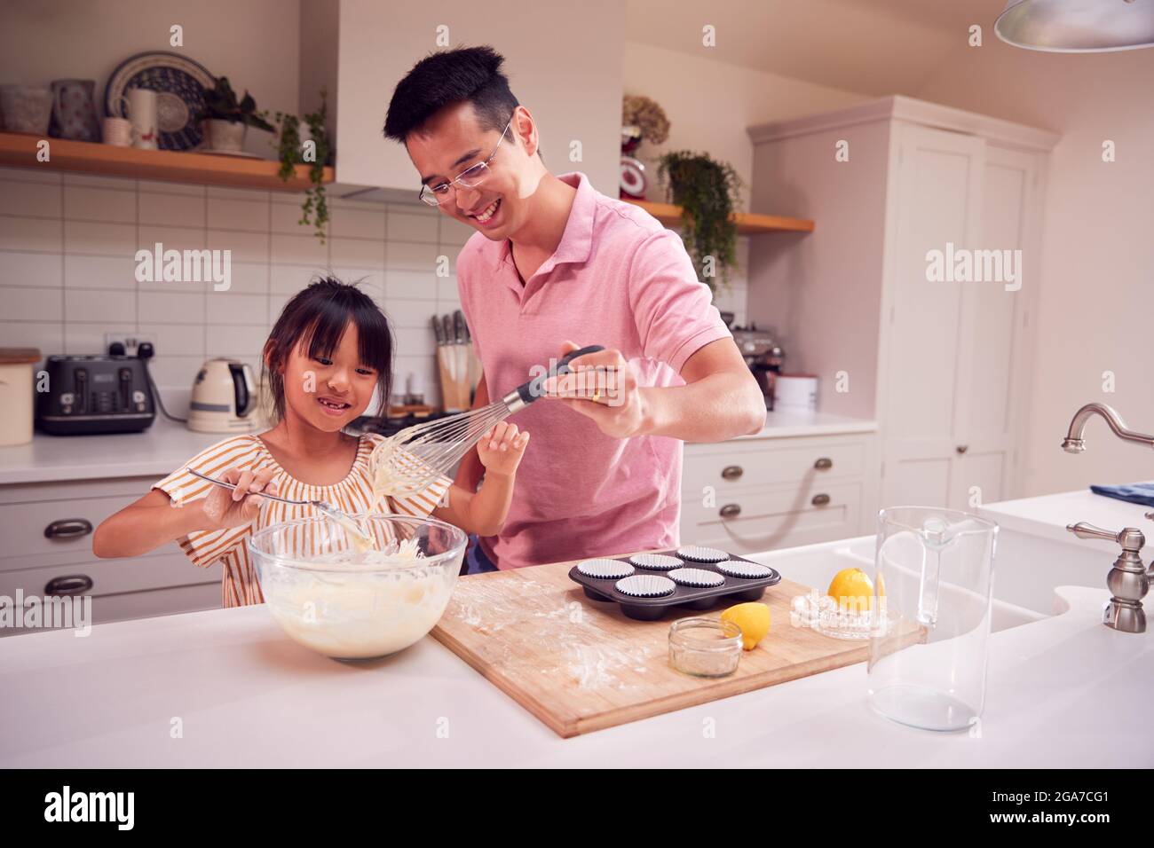 Asian father daughter making hi-res stock photography and images - Alamy