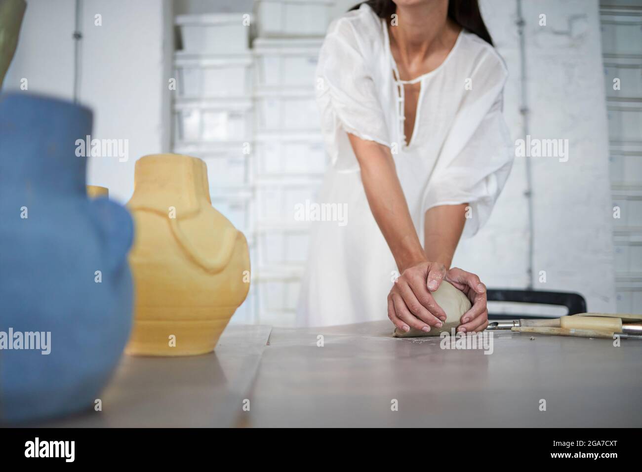 Artistic woman hi-res stock photography and images - Alamy