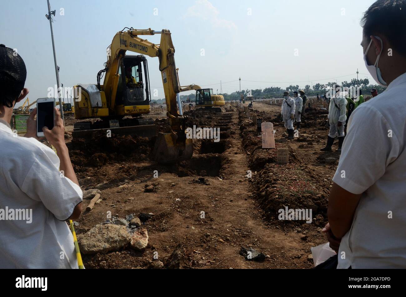 Burial pits hi-res stock photography and images - Alamy