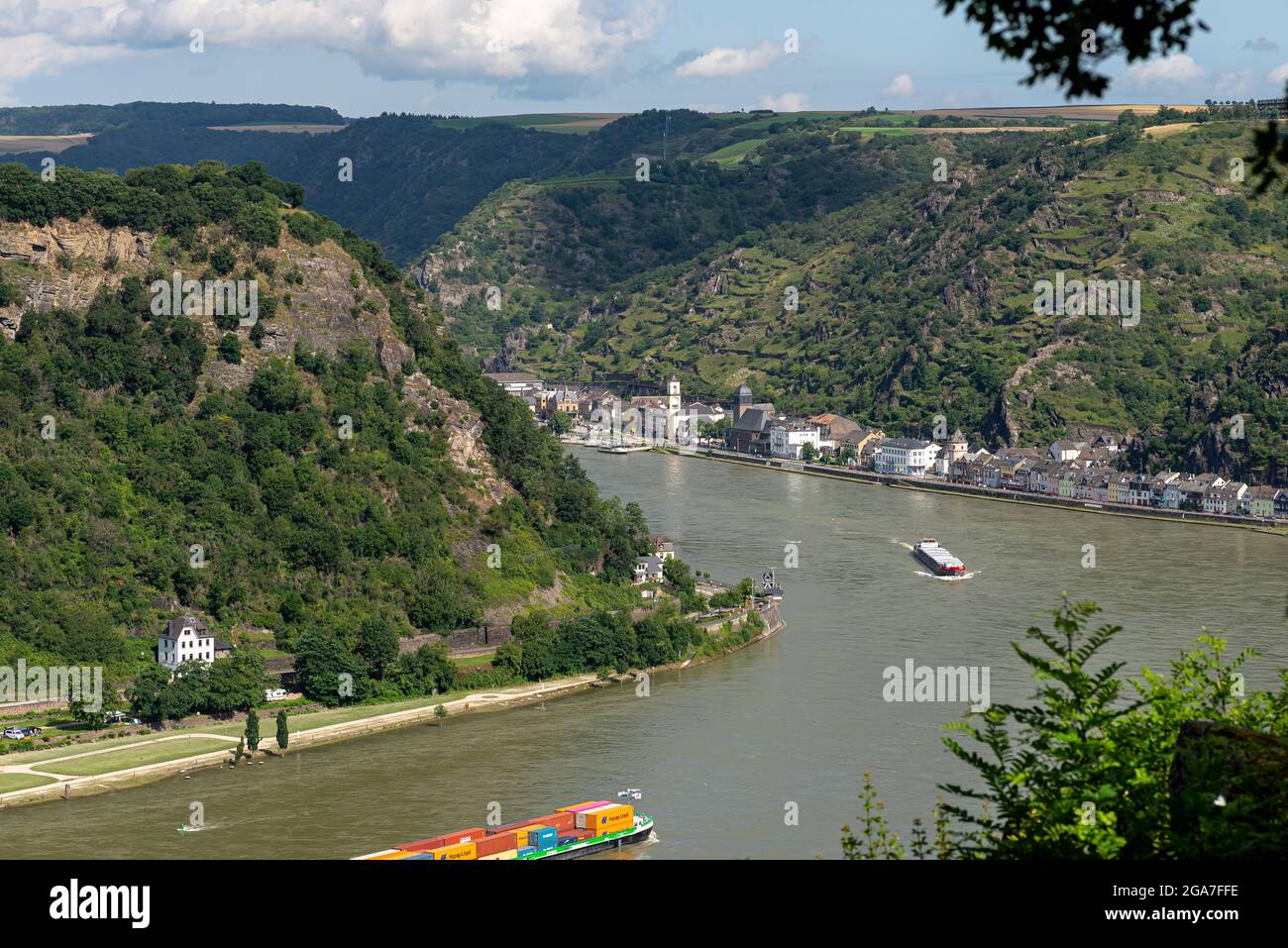 Barge carrying water hi-res stock photography and images - Alamy