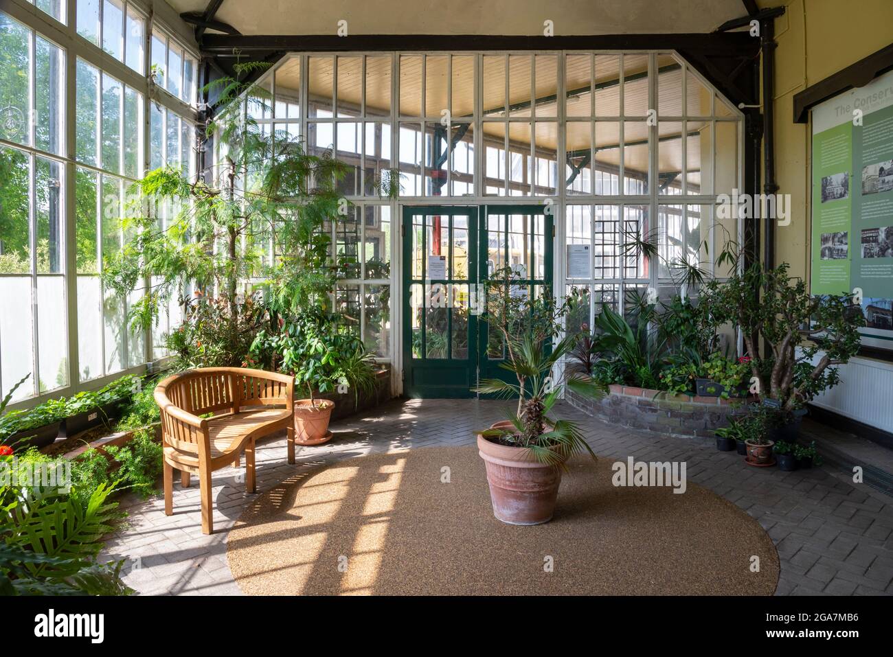 Victorian conservatory glass hi-res stock photography and images - Alamy