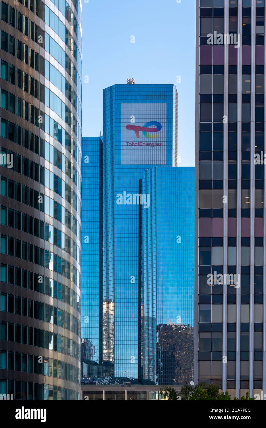Total energies headquarters hi-res stock photography and images - Alamy