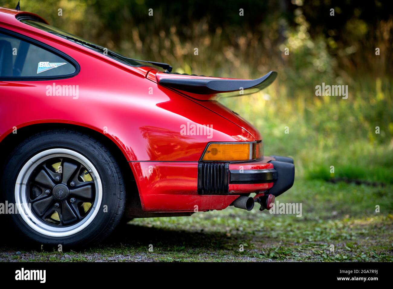A red Porsche 911 Carrera from 1986. A red car Photo: Pontus Lundahl ...