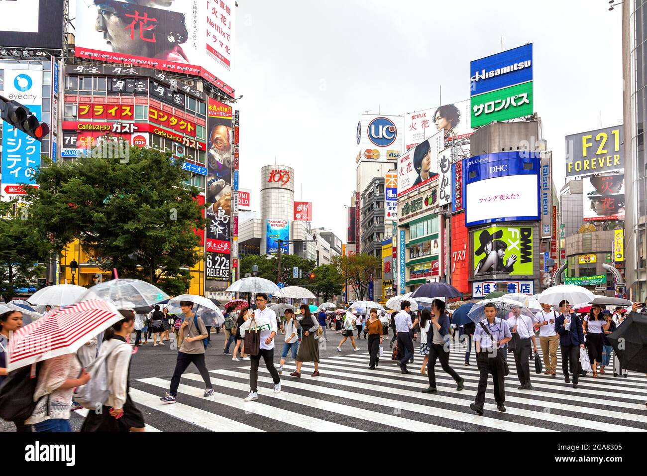 Tokyo, Japan - 21st June 2016: The busy streets of Tokyo on a rainy day ...