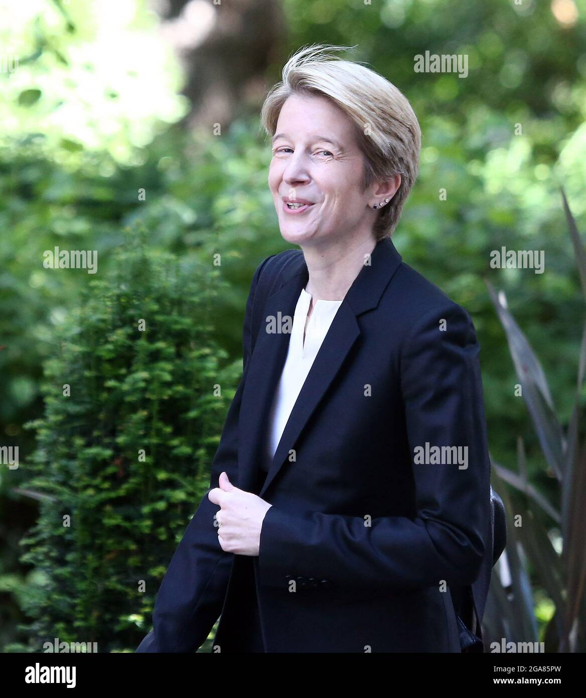 Amanda pritchard nhs hi-res stock photography and images - Alamy