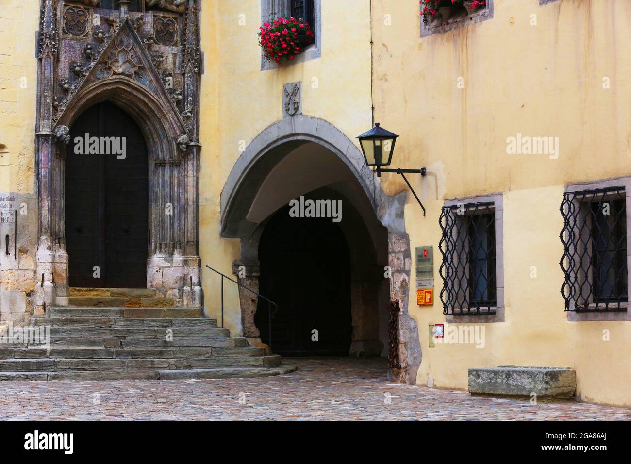 Regensburg Altstadt oder Innenstadt, das alte Rathaus, imposant ...