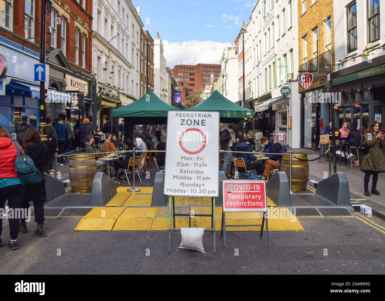 London, United Kingdom. 14th April 2021. Pedestrian Zone and Covid-19 ...
