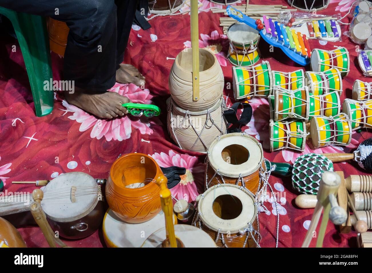 Kolkata, West Bengal, India - 31st December 2018 : Indian man selling ...