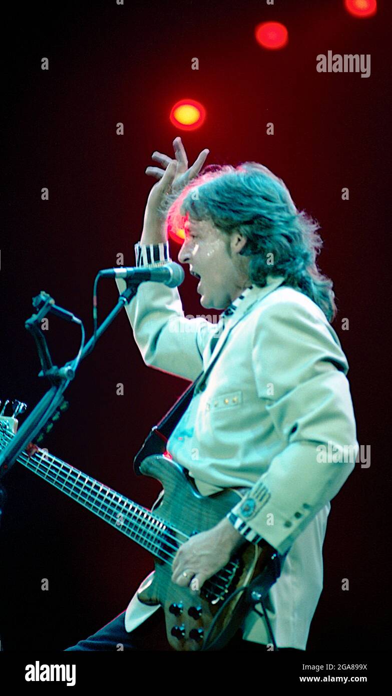 Washington DC. USA, July 4, 1990 Paul McCartney performs at the Fourth ...