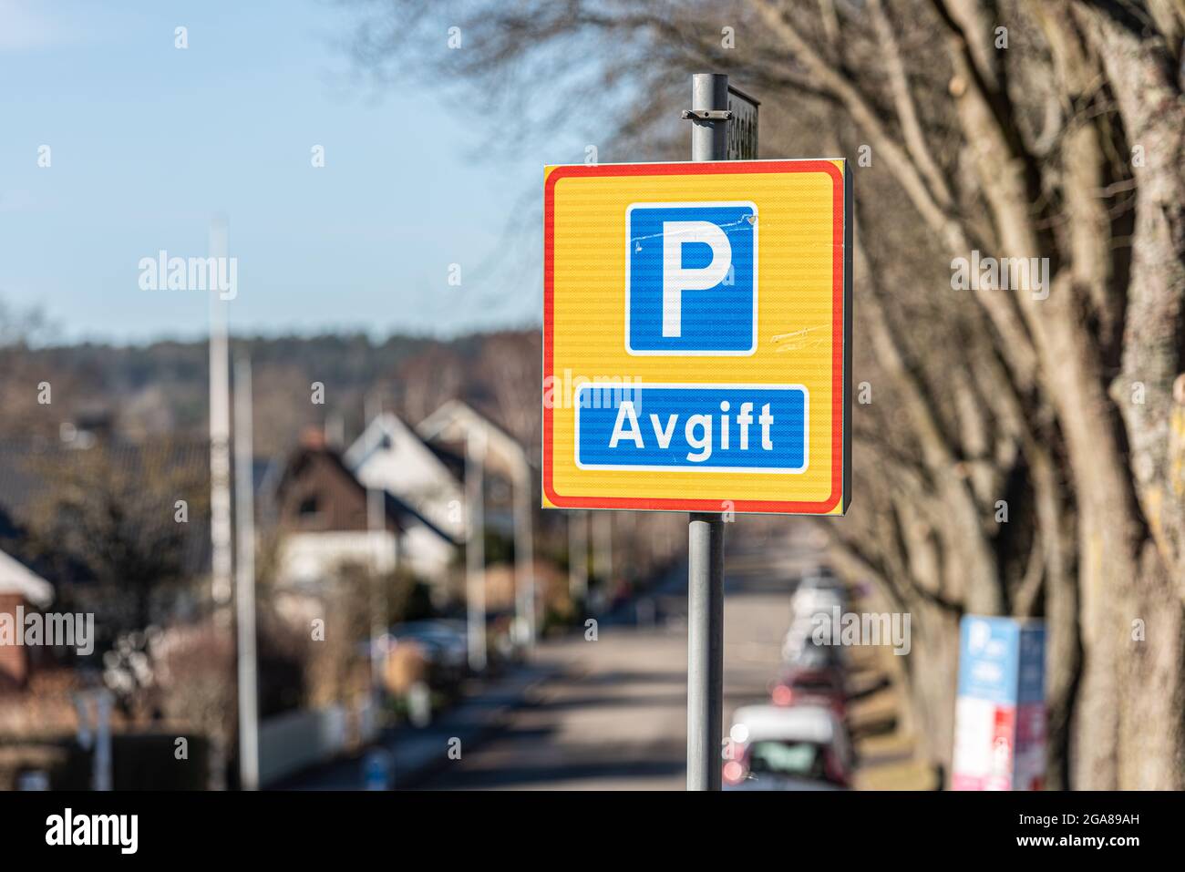Zone parking sign. Parking fees apply Stock Photo - Alamy