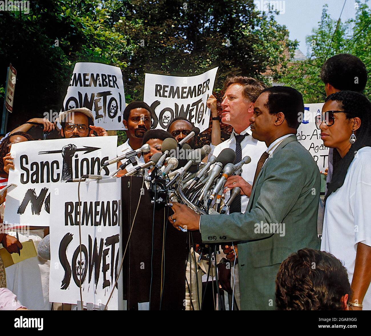 Washington DC. June 6, 1986Senator Gary Hart and Congressman Walter ...