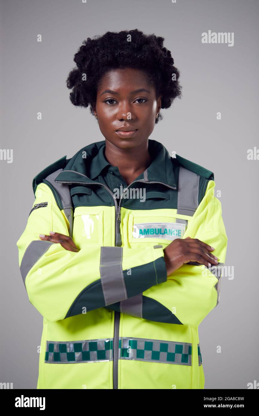 Female paramedic hi-res stock photography and images - Alamy