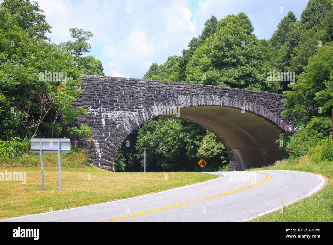 Overpass road hi-res stock photography and images - Alamy
