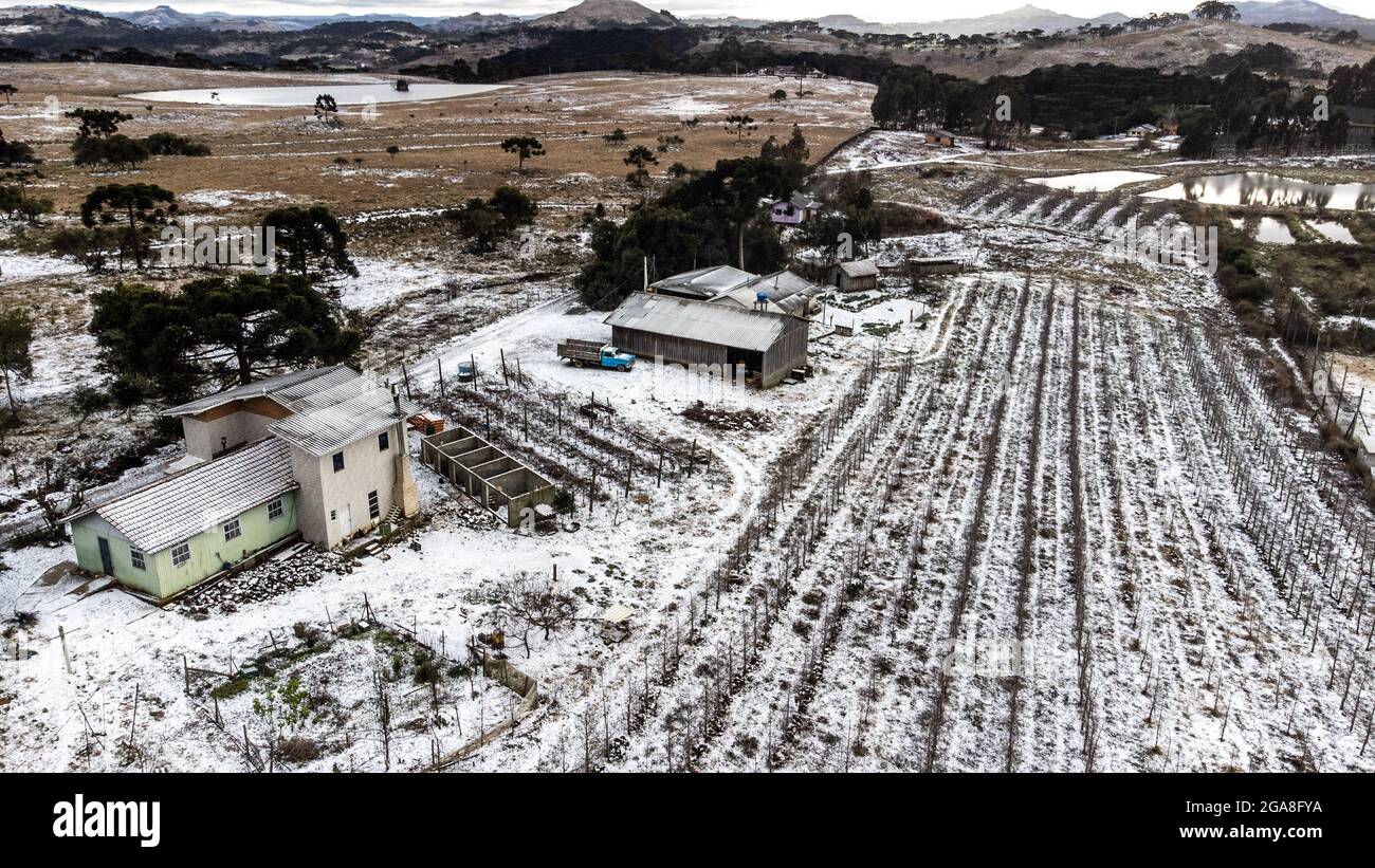 Sao Joaquim Urupema, Brazil. 29th July, 2021. Snow lies over the fields ...