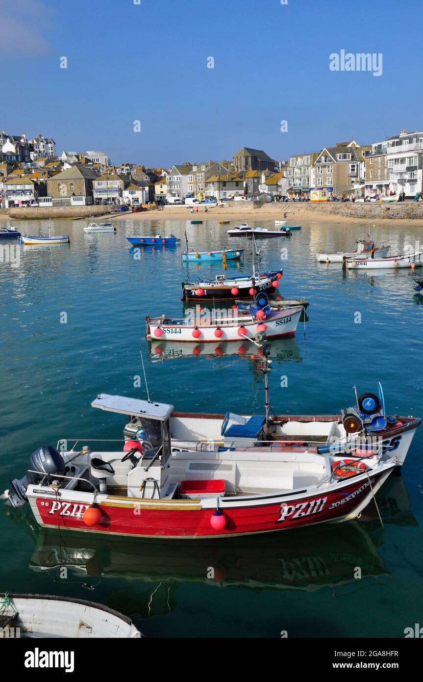 Fishing boats in St Ives harbour,Cornwall Stock Photo - Alamy