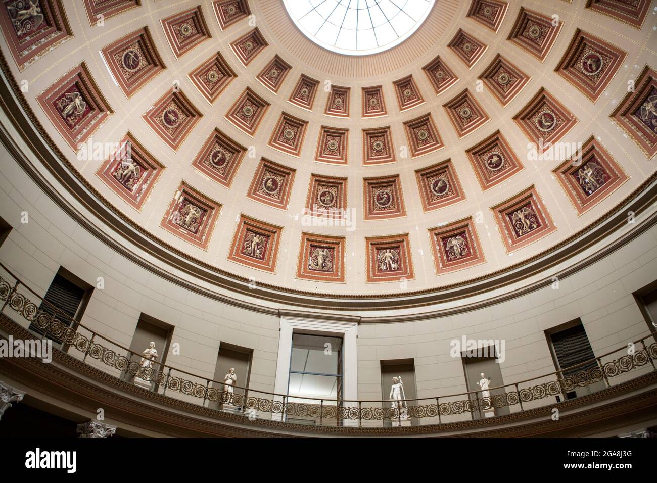 The Altes Museum (German for Old Museum) is building on Museum Island ...
