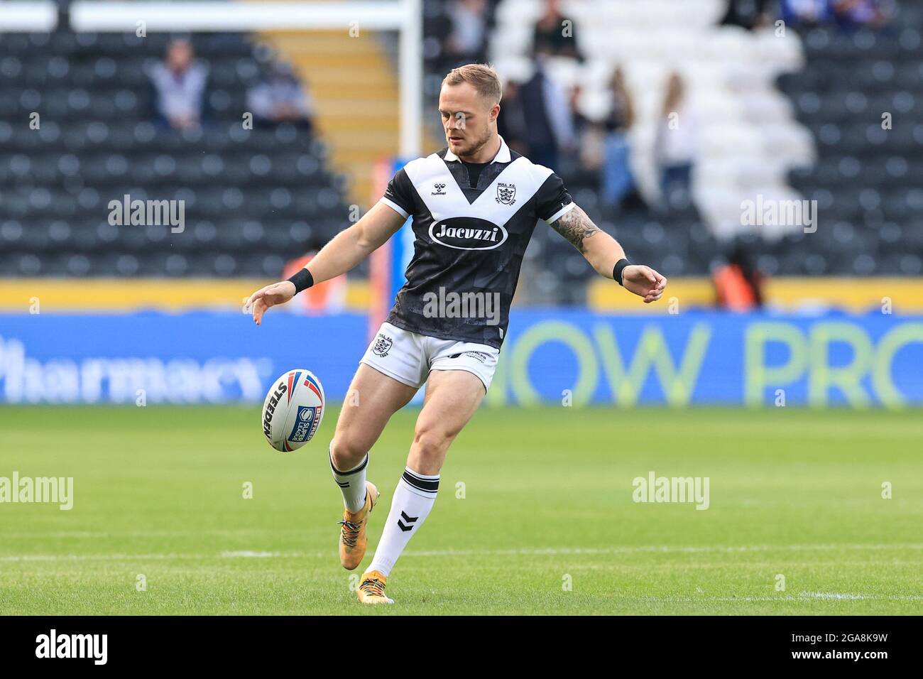 Adam Swift (21) of Hull FC during pre-game warm up Stock Photo - Alamy