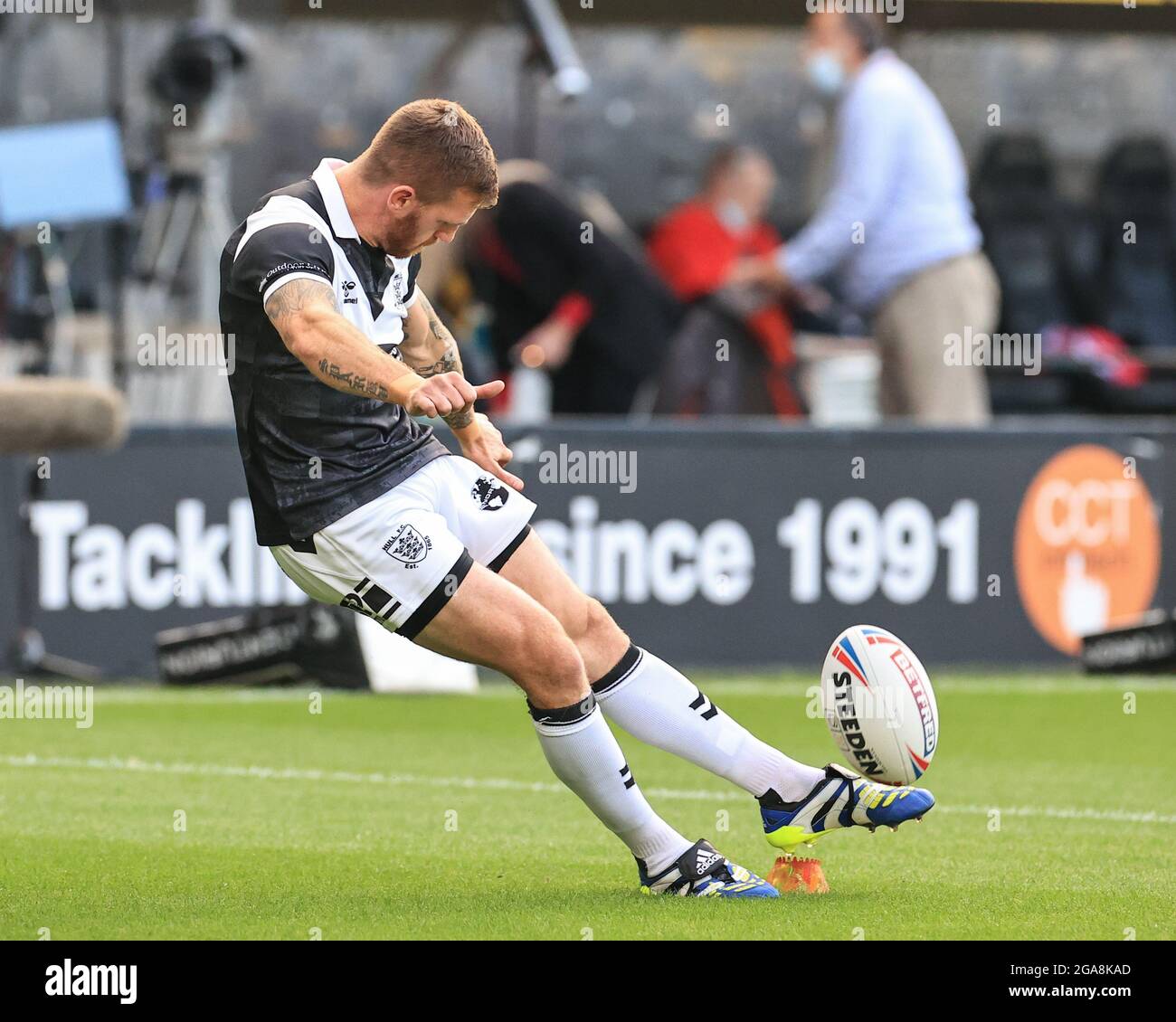 Hull, UK. 29th July, 2021. Marc Sneyd (7) of Hull FC warming up on this ...