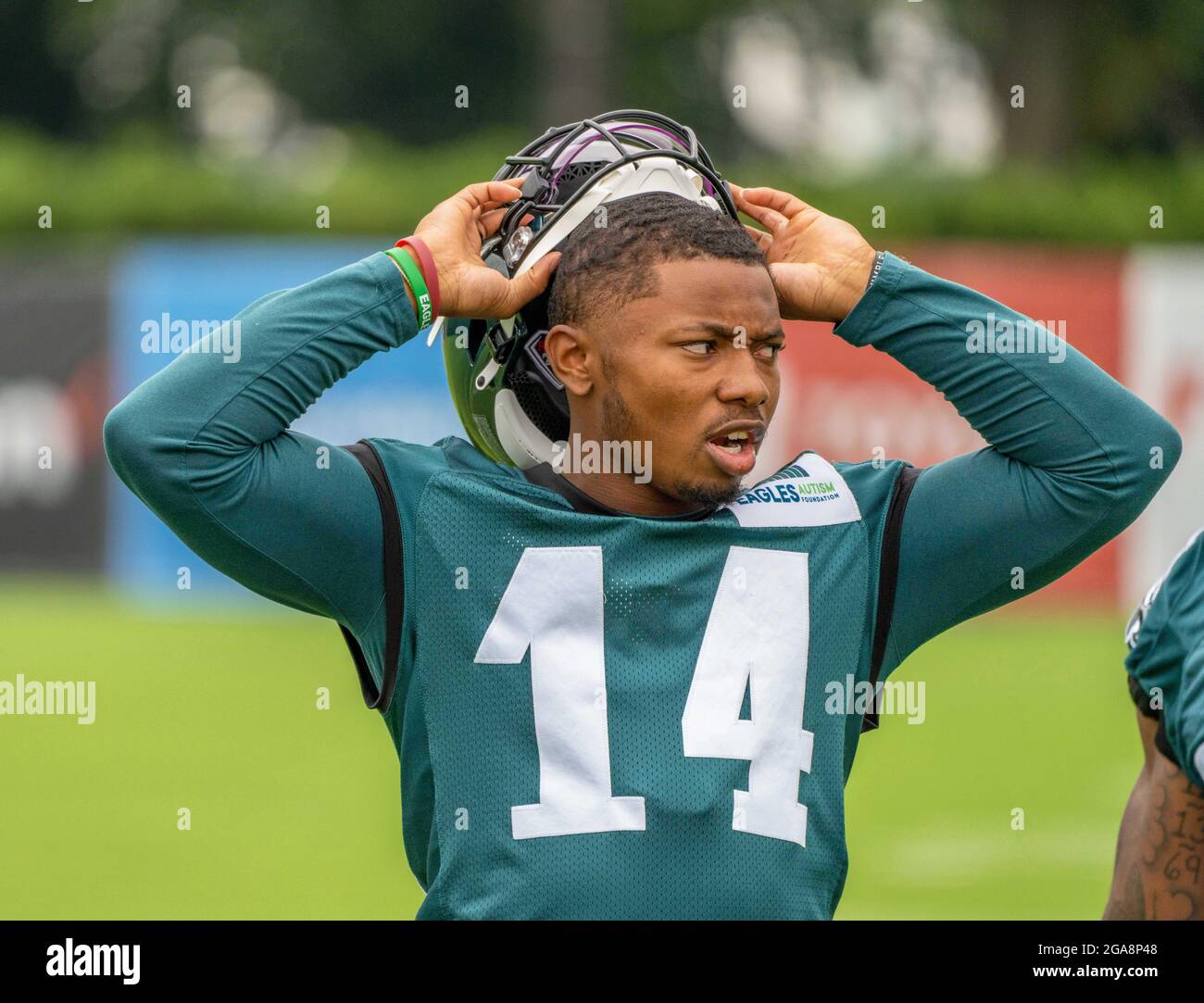 Kenneth gainwell eagles hi-res stock photography and images - Alamy