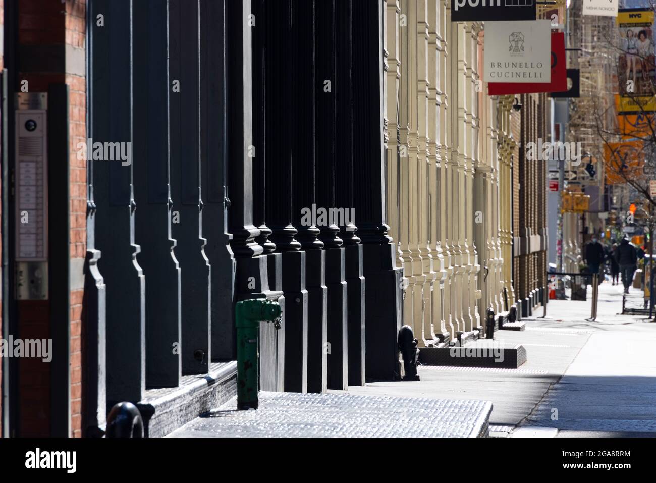 Empty column columns hi-res stock photography and images - Alamy