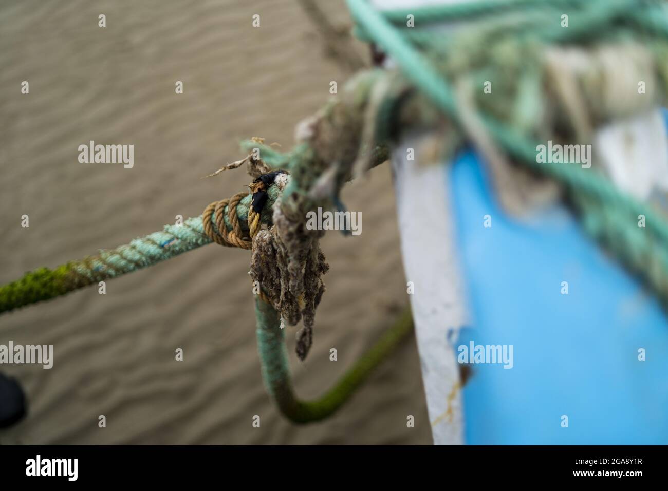 Wire knots hi-res stock photography and images - Alamy