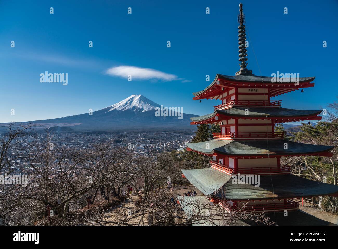 Iconic view of mt fuji hi-res stock photography and images - Alamy