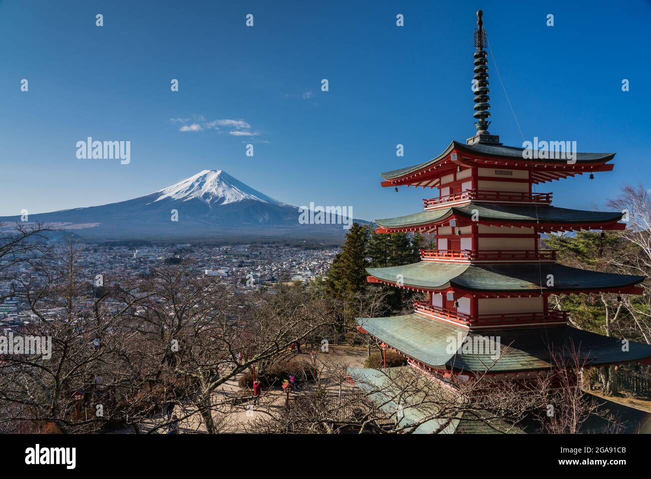Mount Fuji with the famous red Chureito Pagoda in the foreground ...